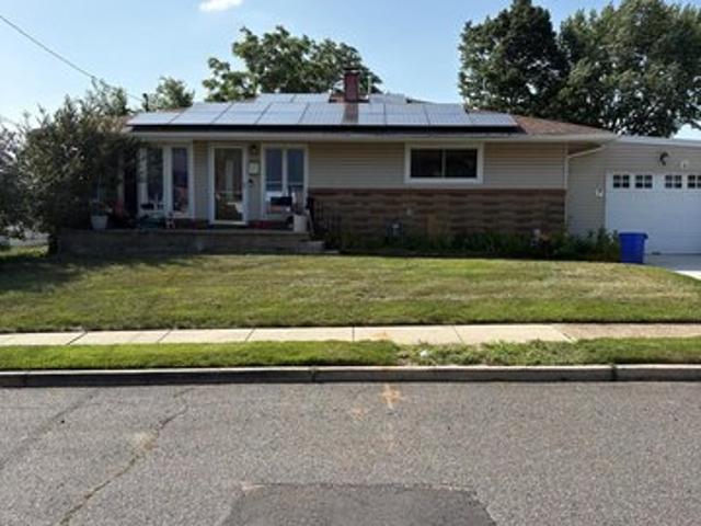 13 Lamont Rd, Burlington, NJ 08016