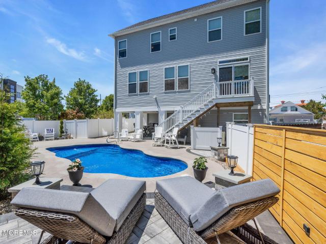 13 Lagoon Drive E