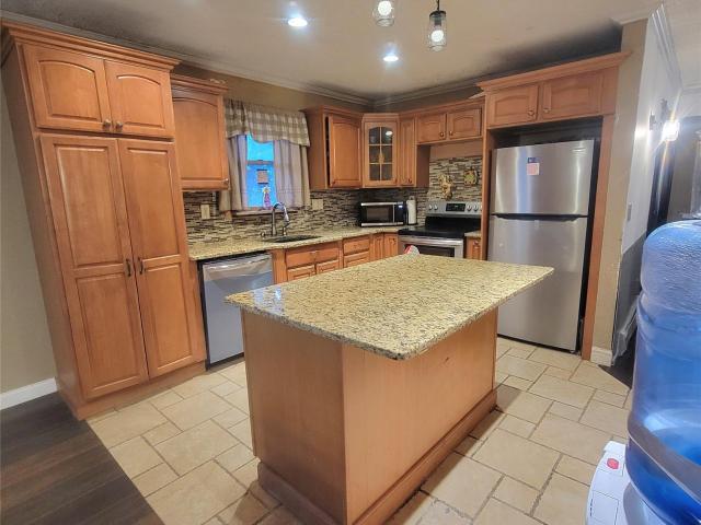 13 Lakeview Drive