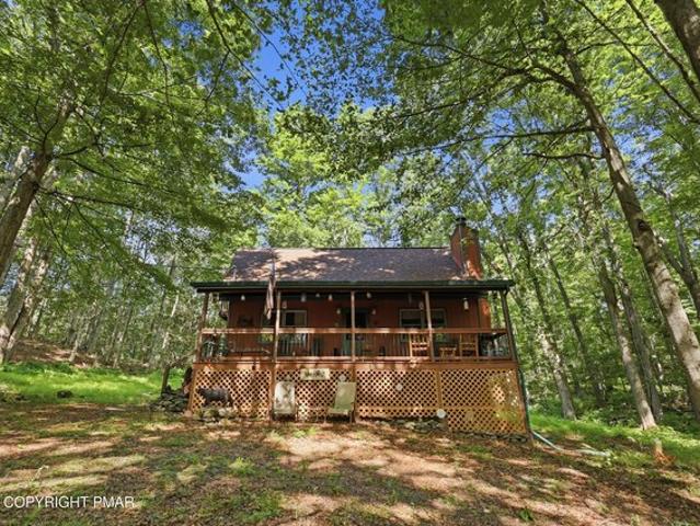 13 Larch Trl, Lake Ariel, PA 18436