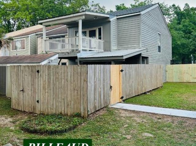 13 Larkspur Ln, Lafayette, LA 70507