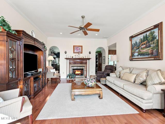 13 Laurel Lane