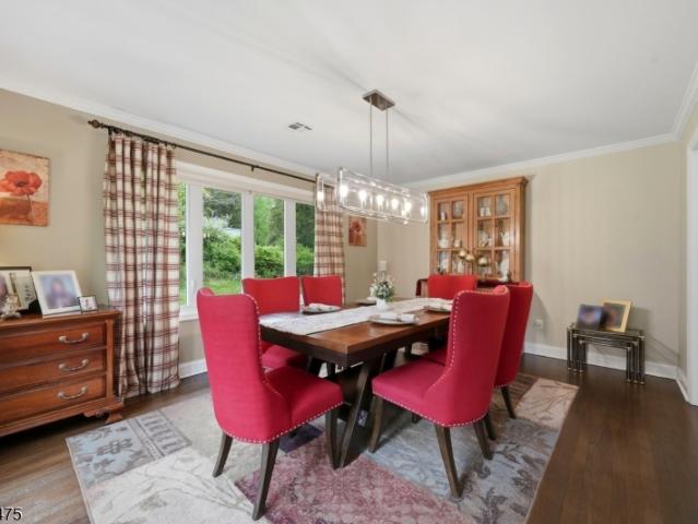 13 Laurel Pl