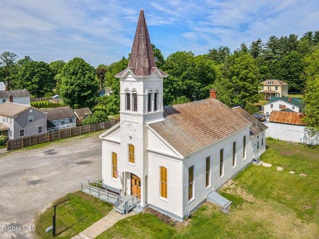13 Leonard St, Gansevoort, NY 12831