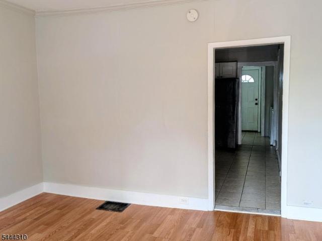 13 Lewis St
