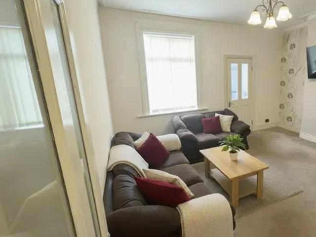 13 Link Road, Birmingham, B16 0EP, United Kingdom | 4 bed house for rent #162170448 | Rentberry