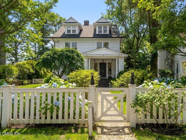 13 Lockwood Ave, Old Greenwich, CT 06870 | MLS #124444 | Compass