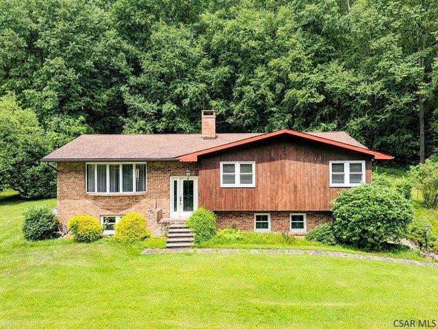 13 Mack Ave, Johnstown, PA 15906