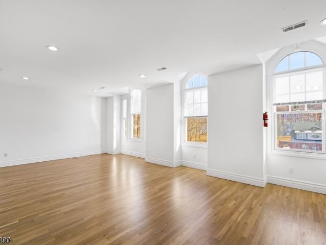 13 Main St # 3