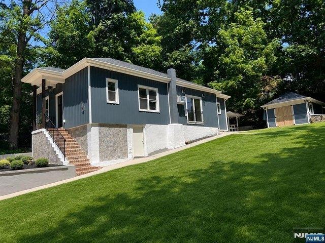 13 Maine St, Jefferson Township, NJ 07849