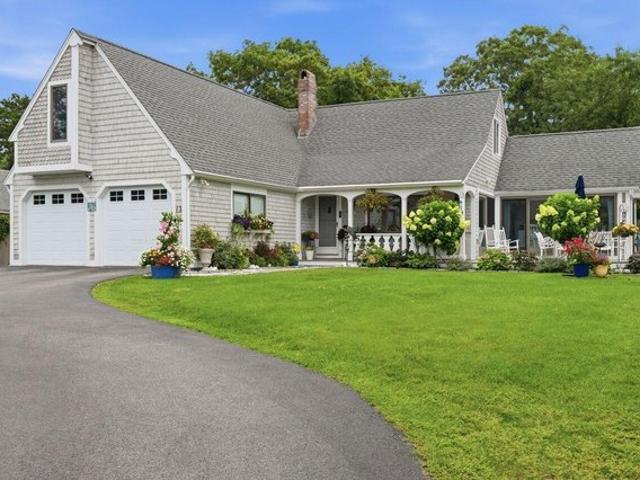 13 Maloney Ln, Dennis Port, MA 02639