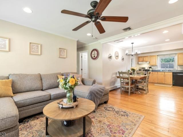 13 Maple Rd