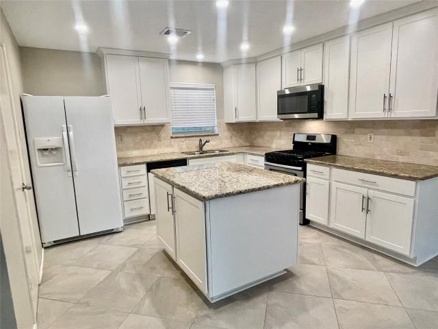 13 Maywind Court