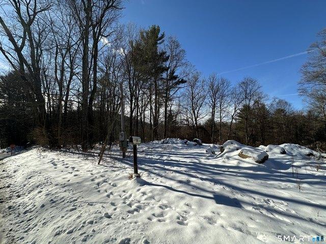 13 Meadow St, New Hartford, CT 06057