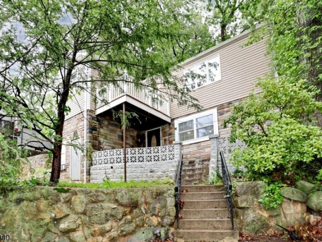13 Mountain Glen Rd