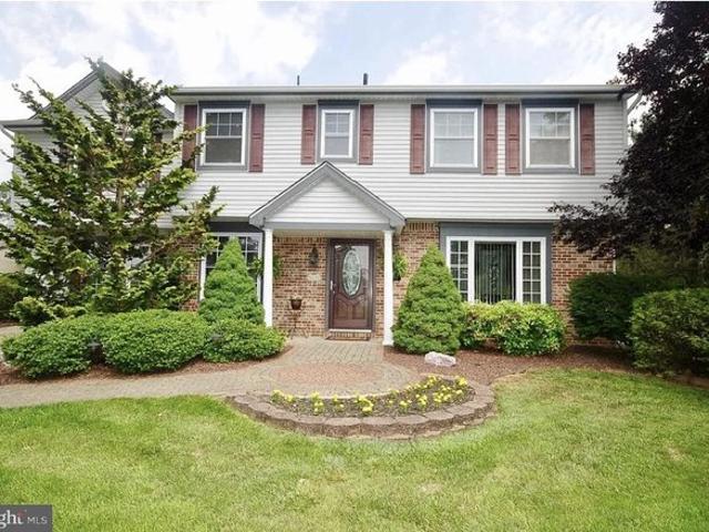 13 Mulberry Ln, Mount Holly, NJ 08060