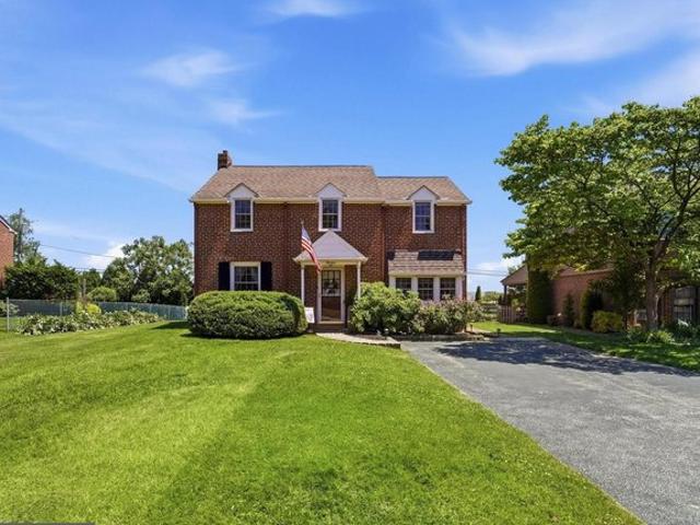 13 Mulberry Ln, Newtown Square, PA 19073