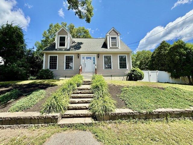 13 N Martin Rd, Amesbury, MA 01913