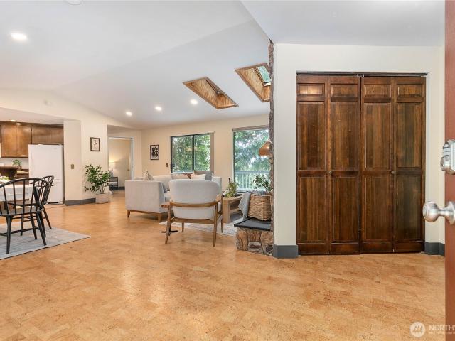 13 N Summit Drive