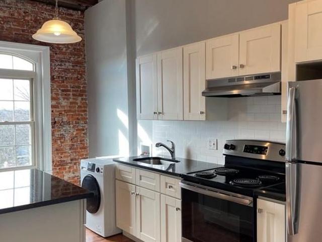 13 N 4th Ave, 14, Royersford, US, PA
