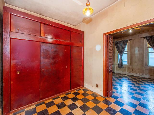 13 Nevin St