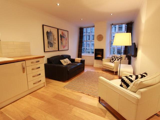 1/3 New Assembly Close, Edinburgh EH1, 2 bed flat to rent, £3,500 pcm | PrimeLocation