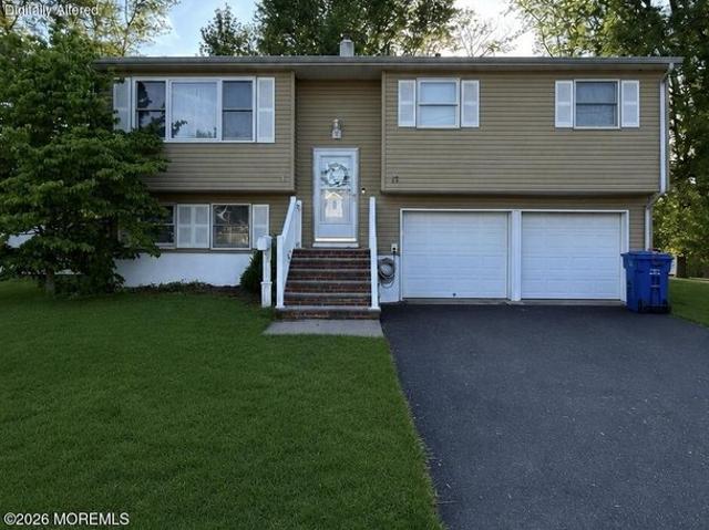 13 Nicholas Dr, Old Bridge, NJ 08857