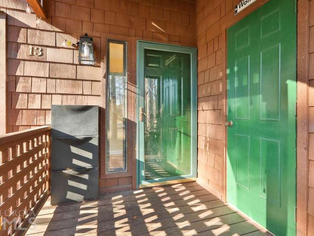 13 Northlake Drive 13