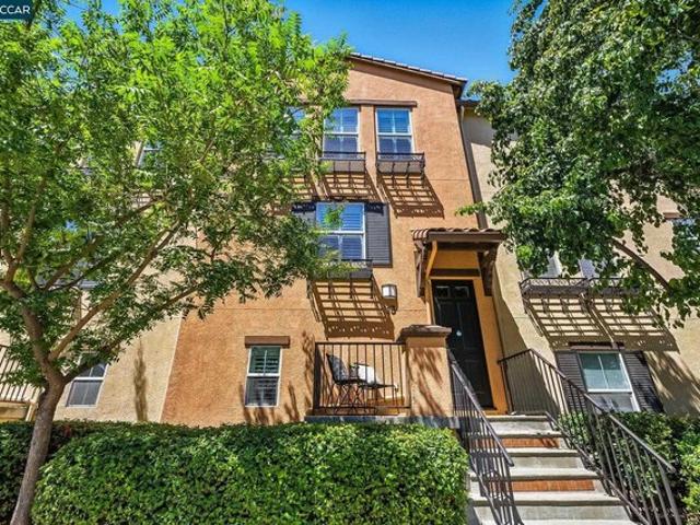 13 Oak Treat Ct, Walnut Creek, CA 94597