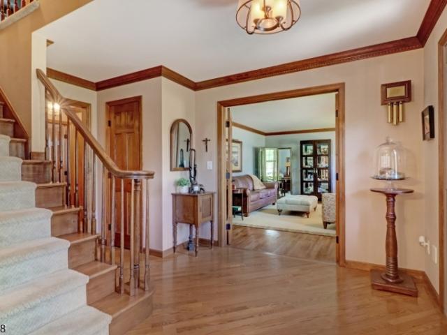 13 Oaklawn Dr