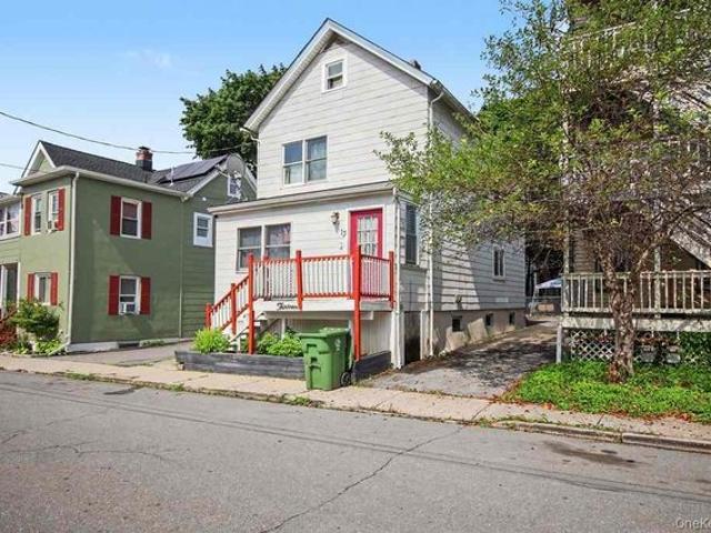 13 Ogden St, Middletown, NY 10940