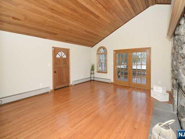 13 Orangeburgh Road