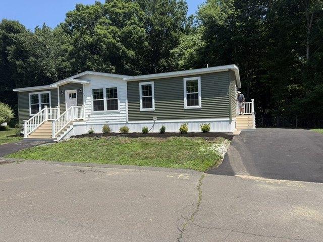 13 Parkwood Dr, West Springfield, MA 01089