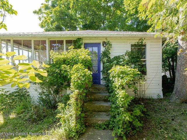 13 Pheasant Rd, Craryville, NY 12521