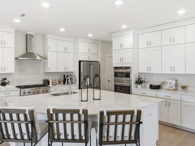 13 Pimlico Pl, Oakland, NJ 07436