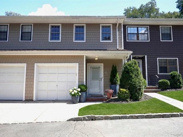 13 Pine St, Huntington, NY 11743