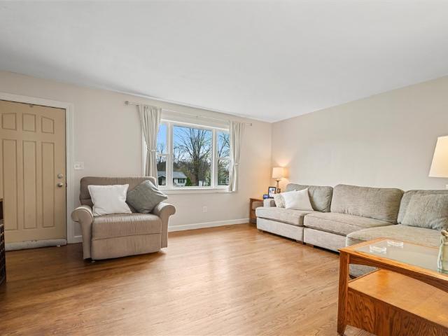 13 Raymond Dr