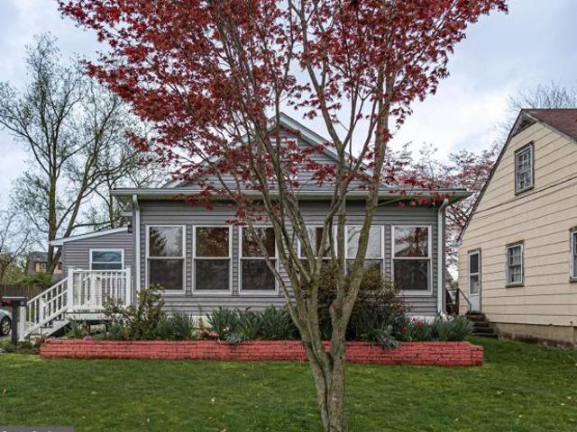 13 Ridgeway Ave, Oaklyn, NJ 08107