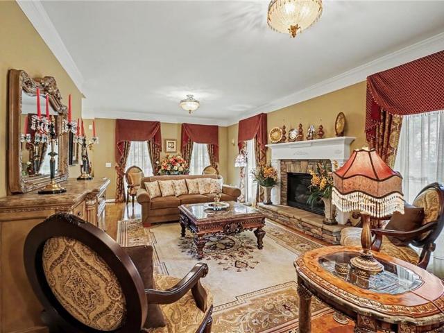 13 River Walk Parkway
