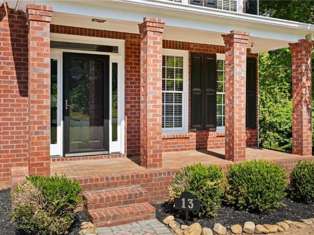 13 Royal Lake Drive SE