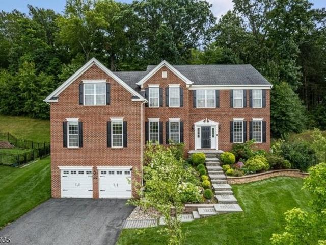 13 Ruggiero Way, Mount Olive Township, NJ 07828