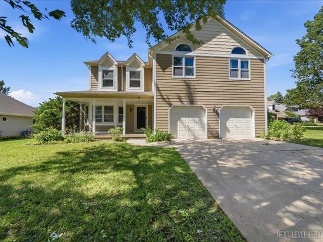 13 Saddlewood Ct, Sugar Grove, IL 60554