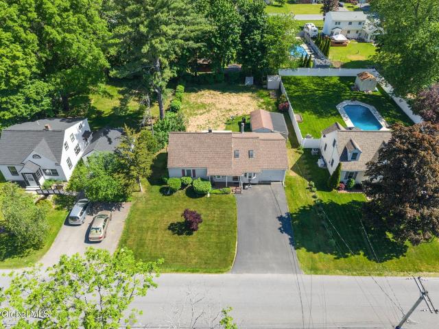 13 Saratoga Drive