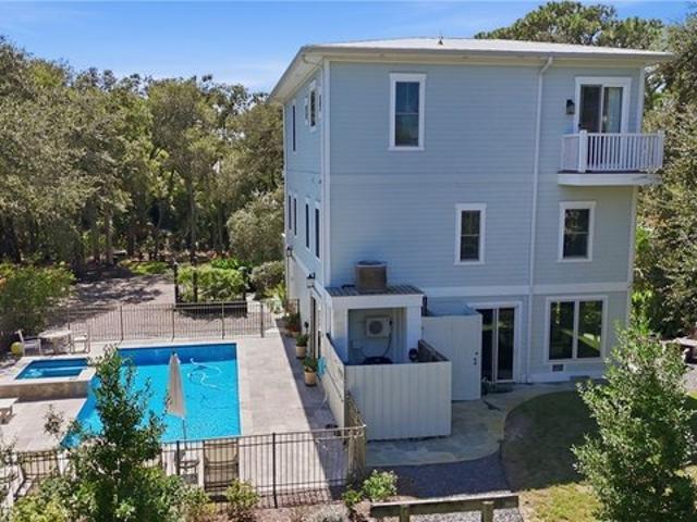 13 Solomon Ave, Tybee Island, GA 31328