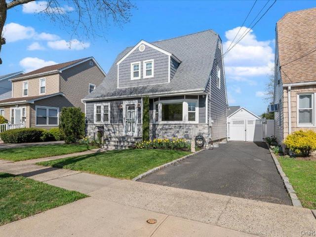 13 Spruce St, Hicksville, NY 11801 | MLS #982325 | Compass