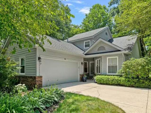 13 ST ANDREWS DR, MICHIGAN CITY, IN 46360 Condo/Townhome For S.