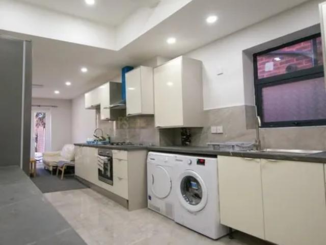13 St Edward's Road, Metchley, B29 7DJ, United Kingdom | 8 bed townhouse for rent #113447904 | Rentberry