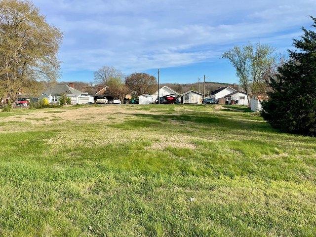 13 St Lot 8TH, Altavista, VA 24517