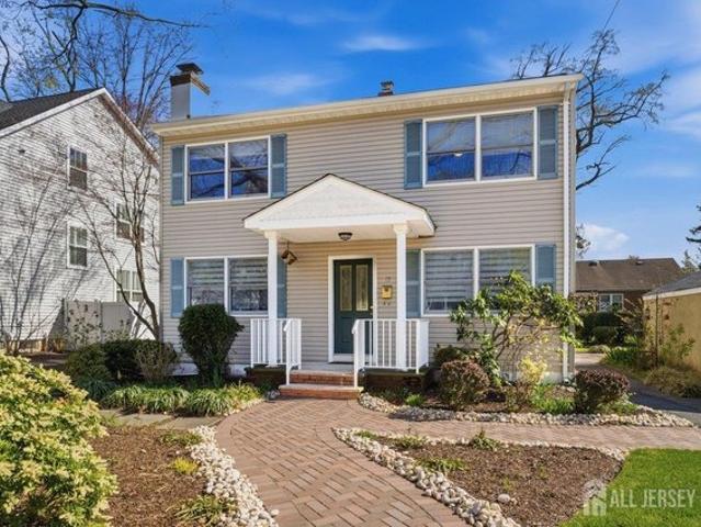 13 Stockton St, Metuchen, NJ 08840
