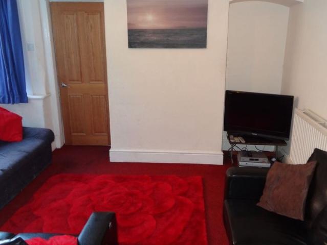 13 Storer Road Perfect located 6 bed Loughborough